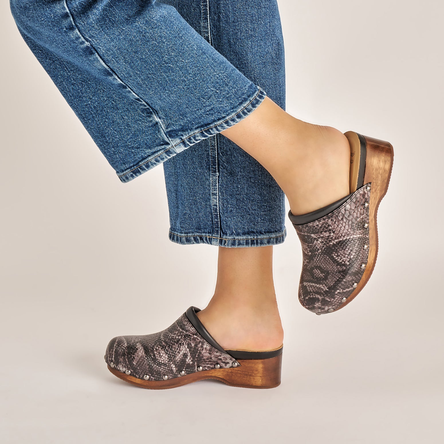 Andie Grey Snake – Dansko