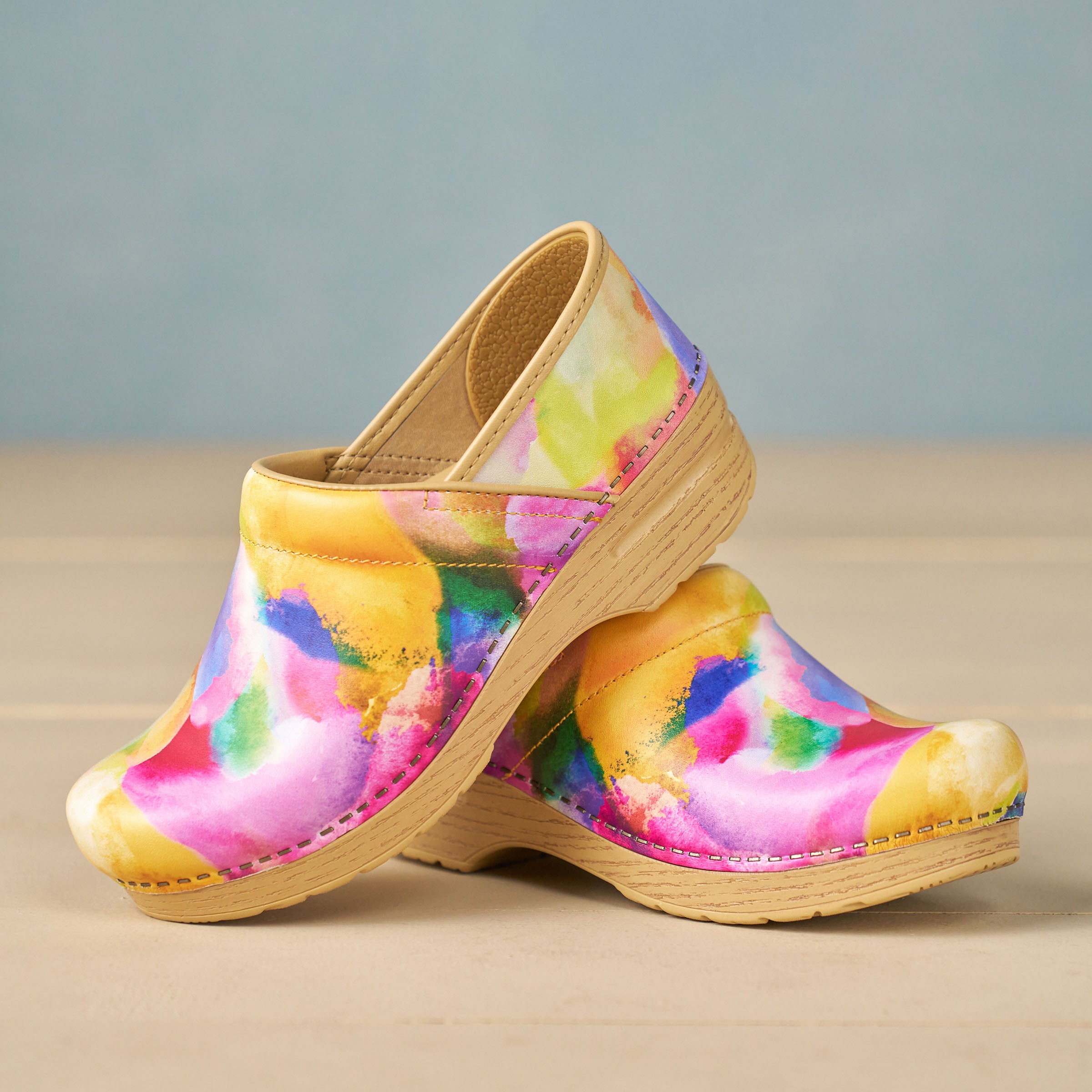 Women’s Professional Clogs – All Day Comfort – Dansko