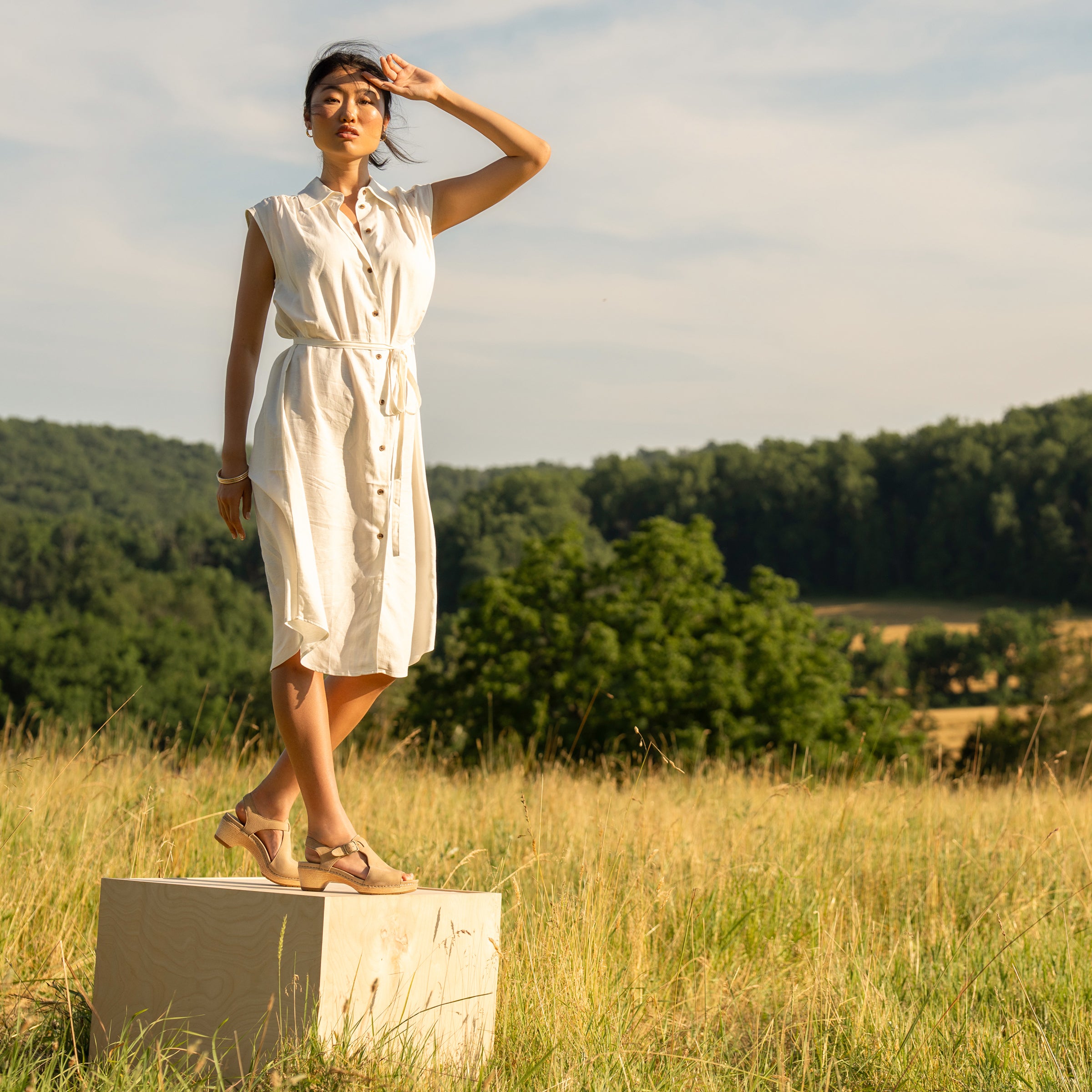 Laverne Sand Milled Nubuck – Dansko