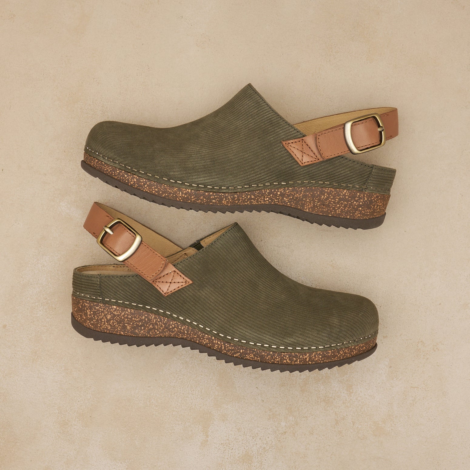 Merrin Olive Embossed Suede – Dansko