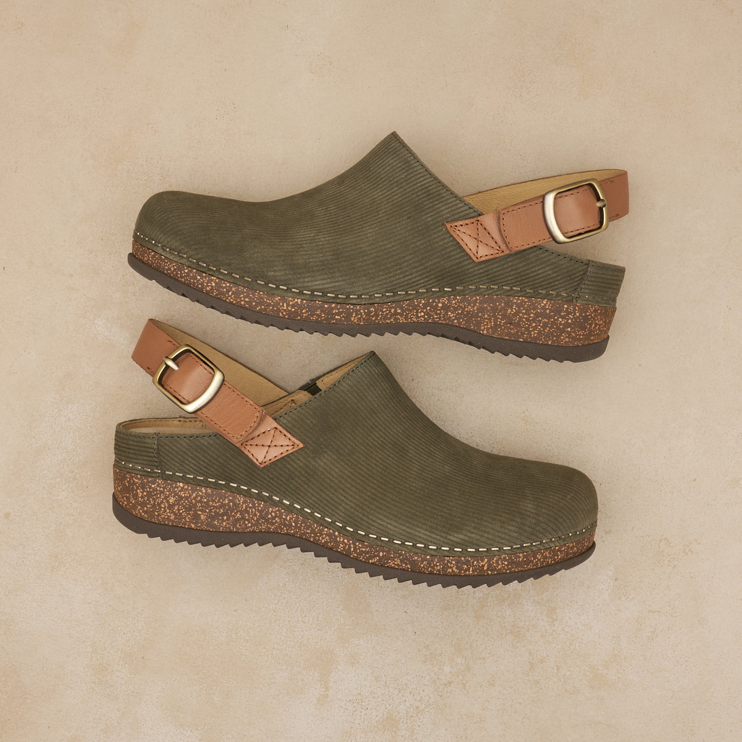 Merrin Olive Embossed Suede – Dansko