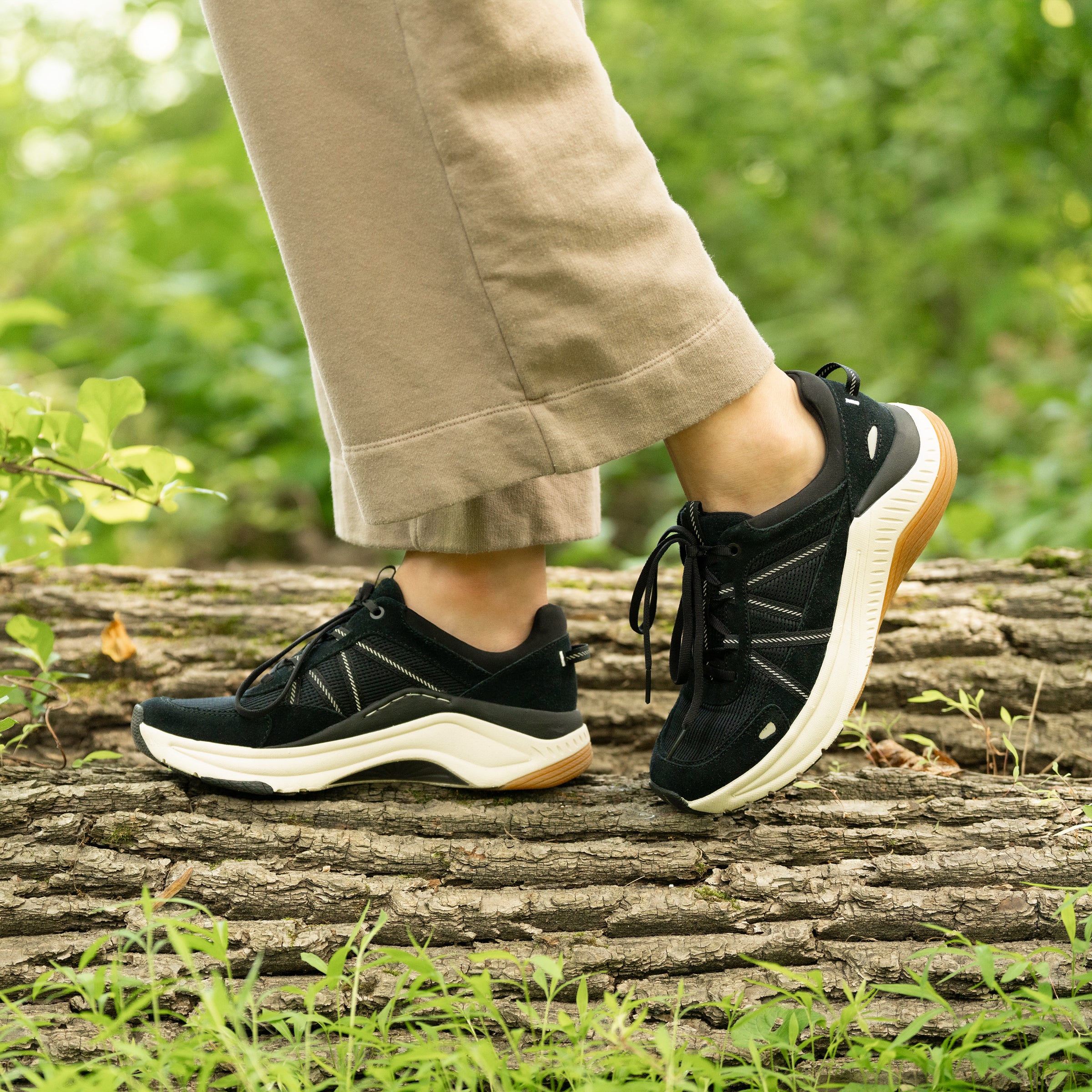 Poppy Black Suede – Dansko