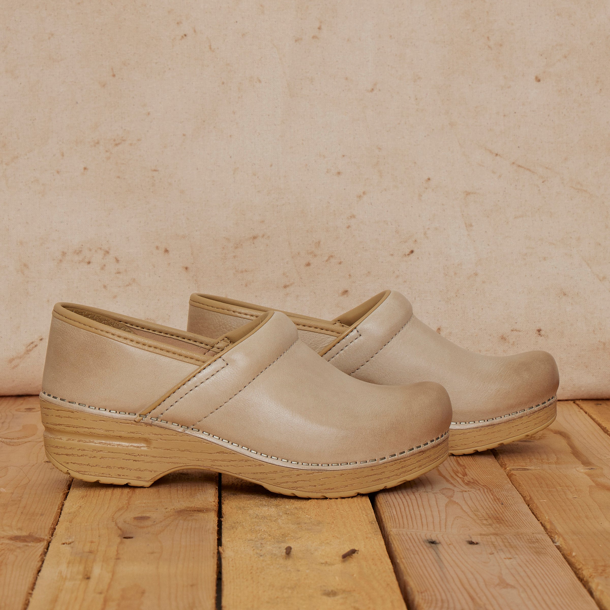 Professional Sand Milled Burnished – Dansko