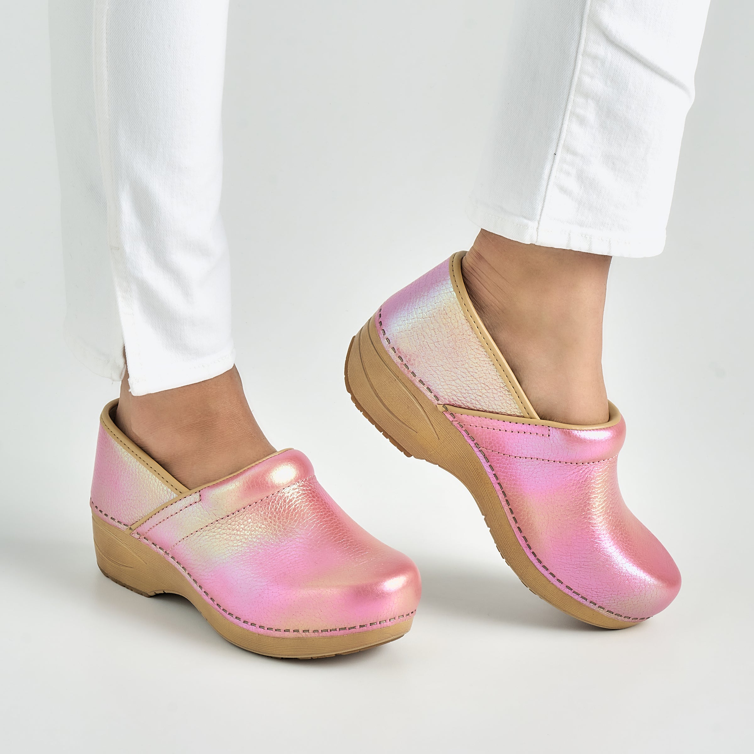 XP 2.0 Pink Iridescent Leather – Dansko