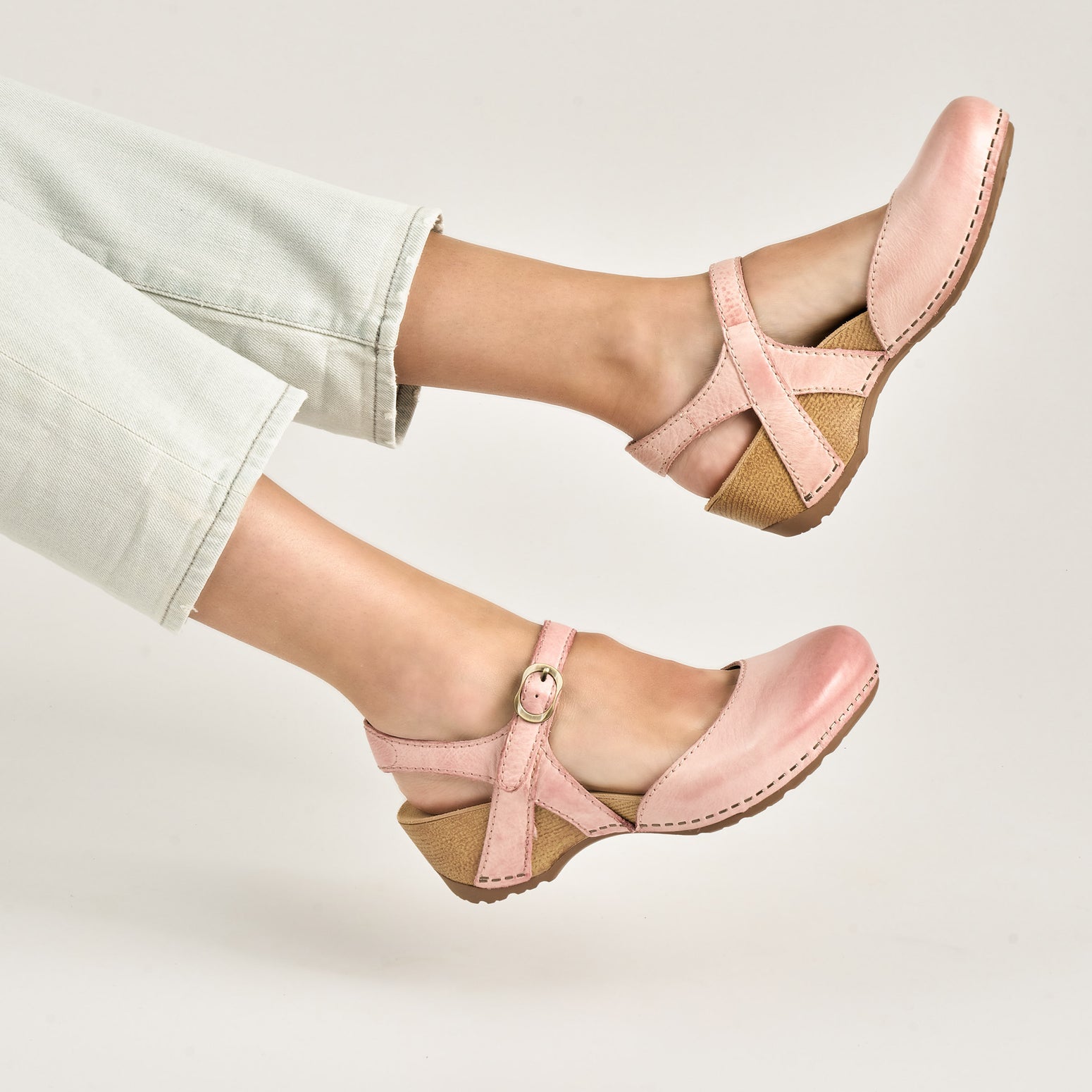 Tiffani Pink Milled Burnished – Dansko