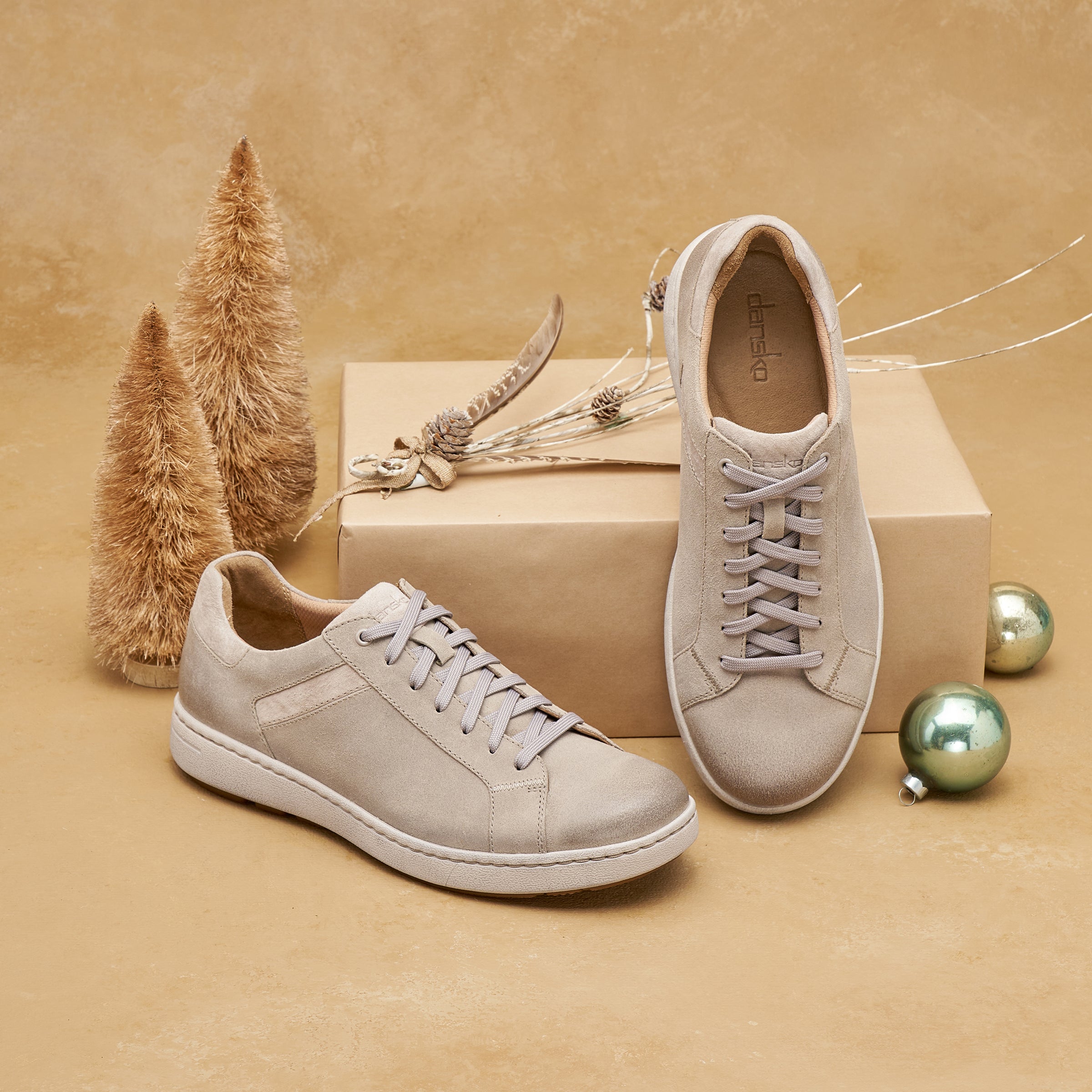 Trevor Stone Burnished Suede – Dansko